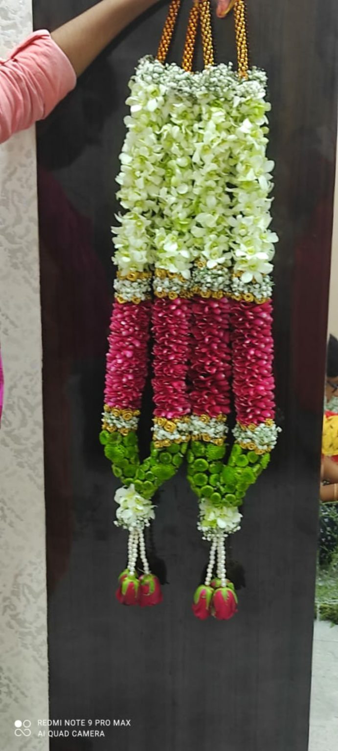 Fresh Flower Garlands - Pellipoolajada